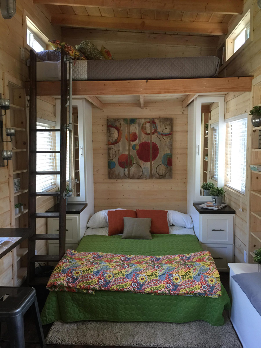 Cette Tiny House a un espace salon / chambre - Tiny House France