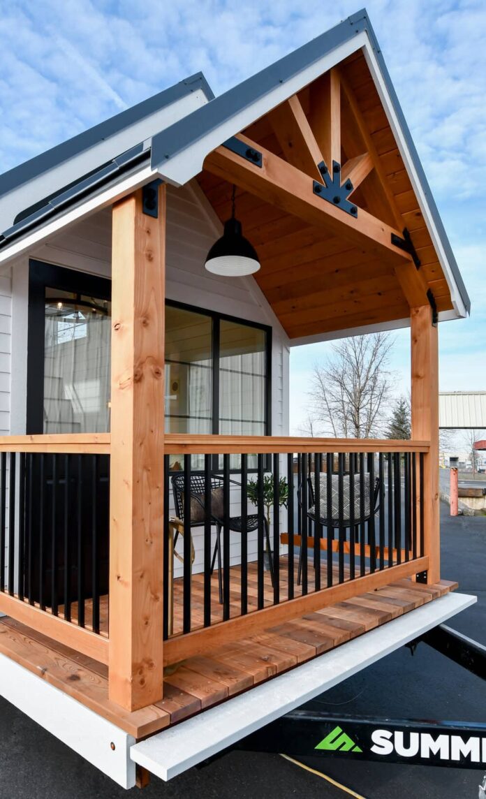 Cette mini maison possède un espace extérieur privatif - Tiny House France